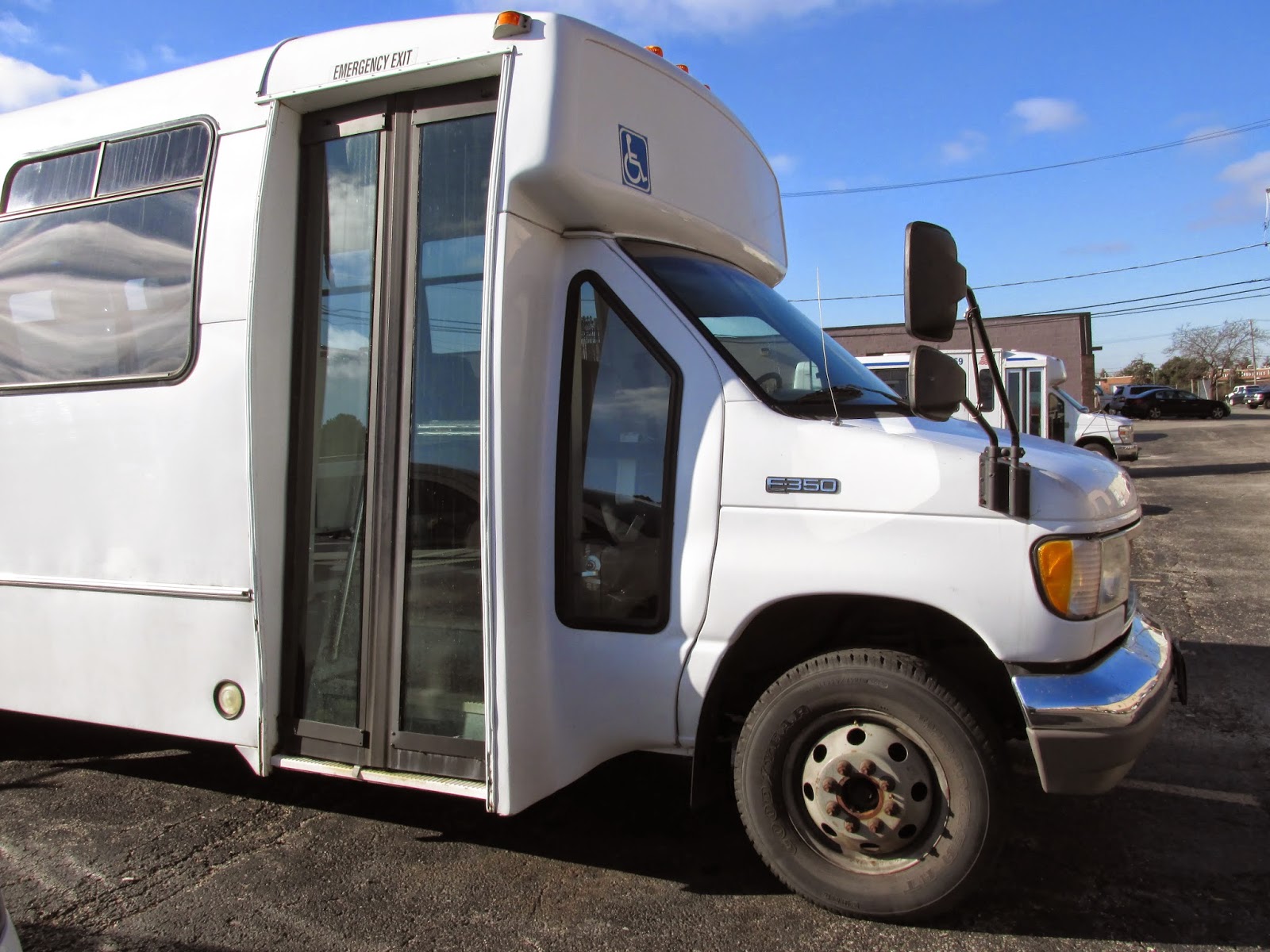 Eddie's Rail Fan Page: First Transit's old Ford paratransit training ...